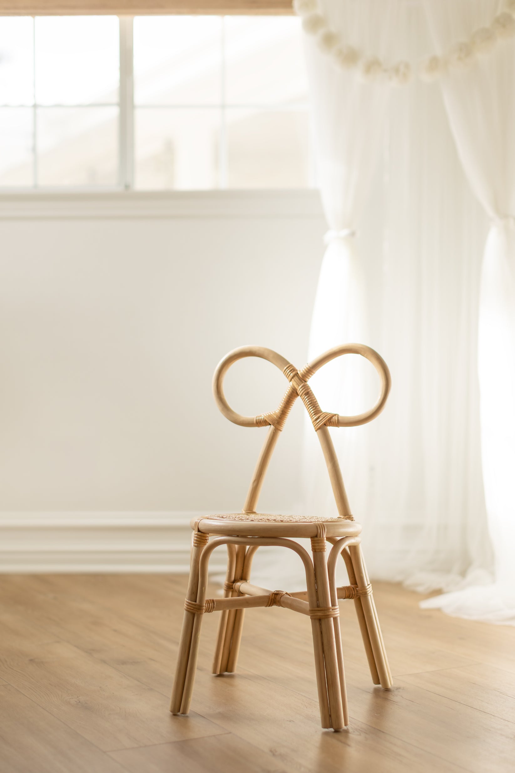 Little Bow Children's Chair – Lila & Leo