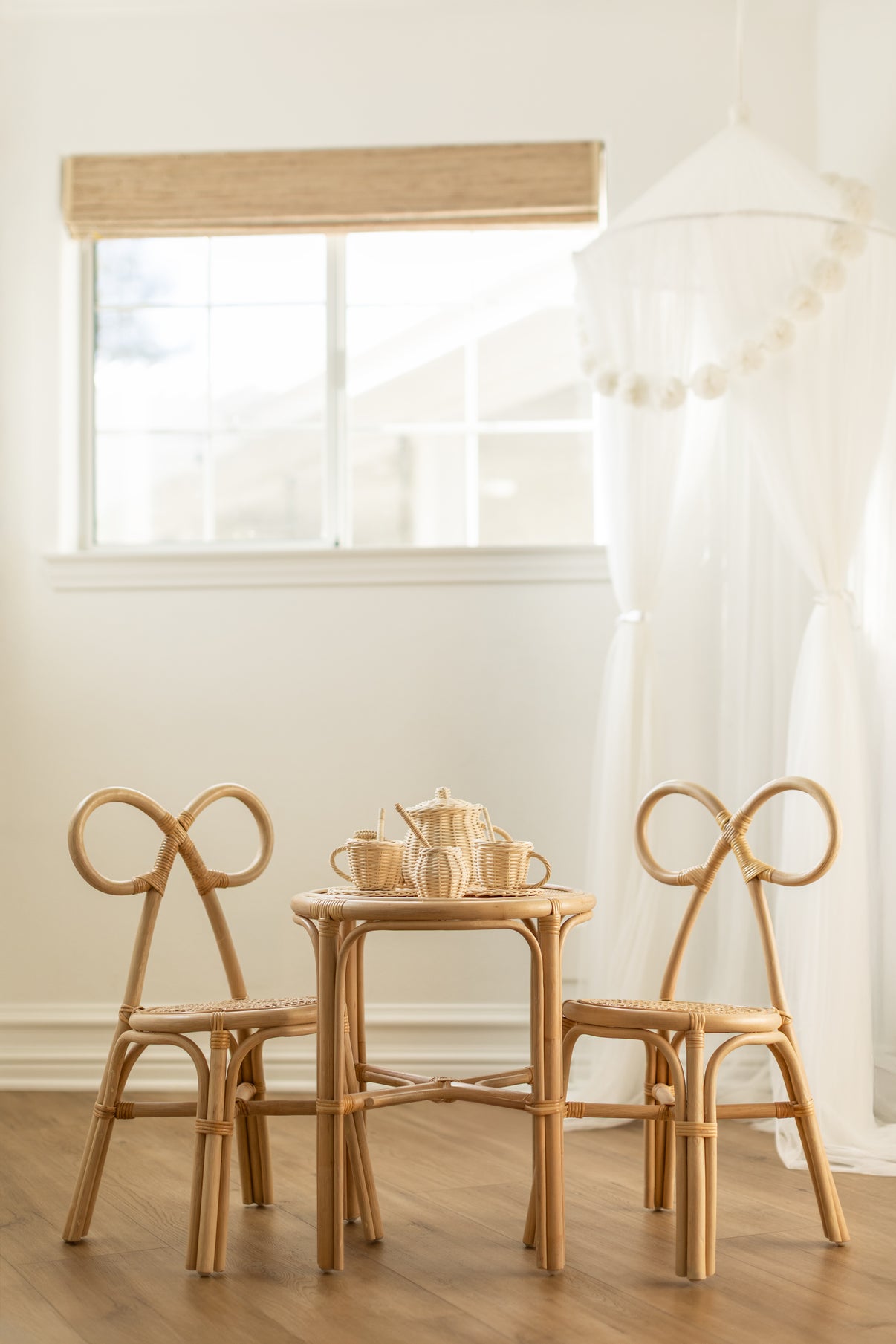 Little Bow Children's Chair – Lila & Leo