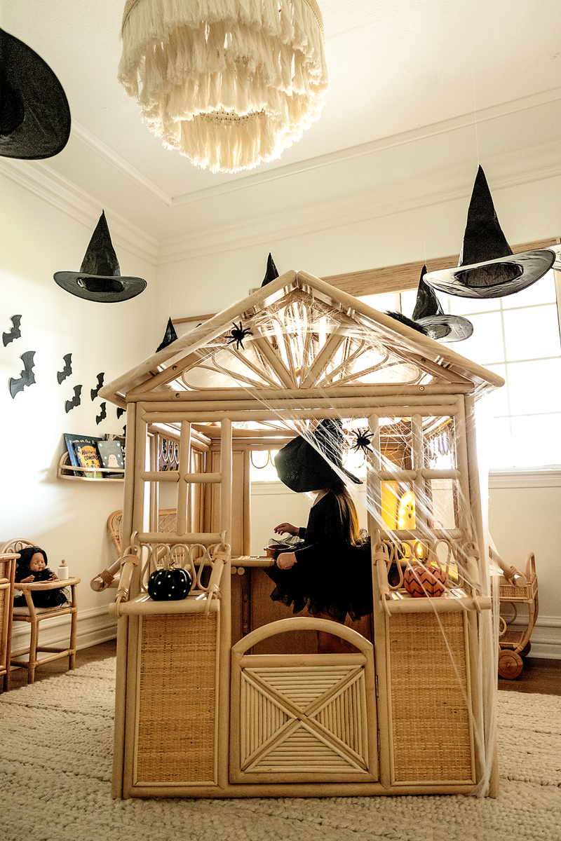 Lila's Rattan Playhouse – Lila & Leo