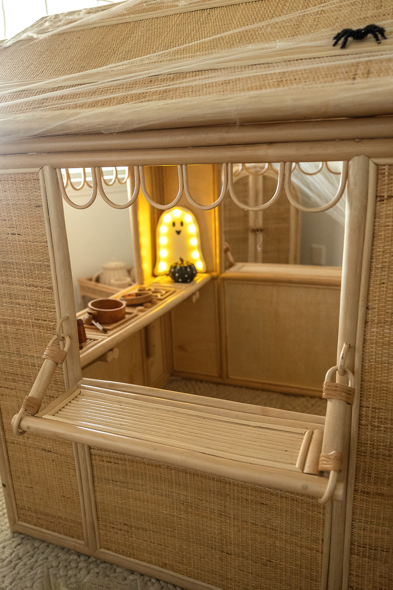 Lila's Rattan Playhouse – Lila & Leo