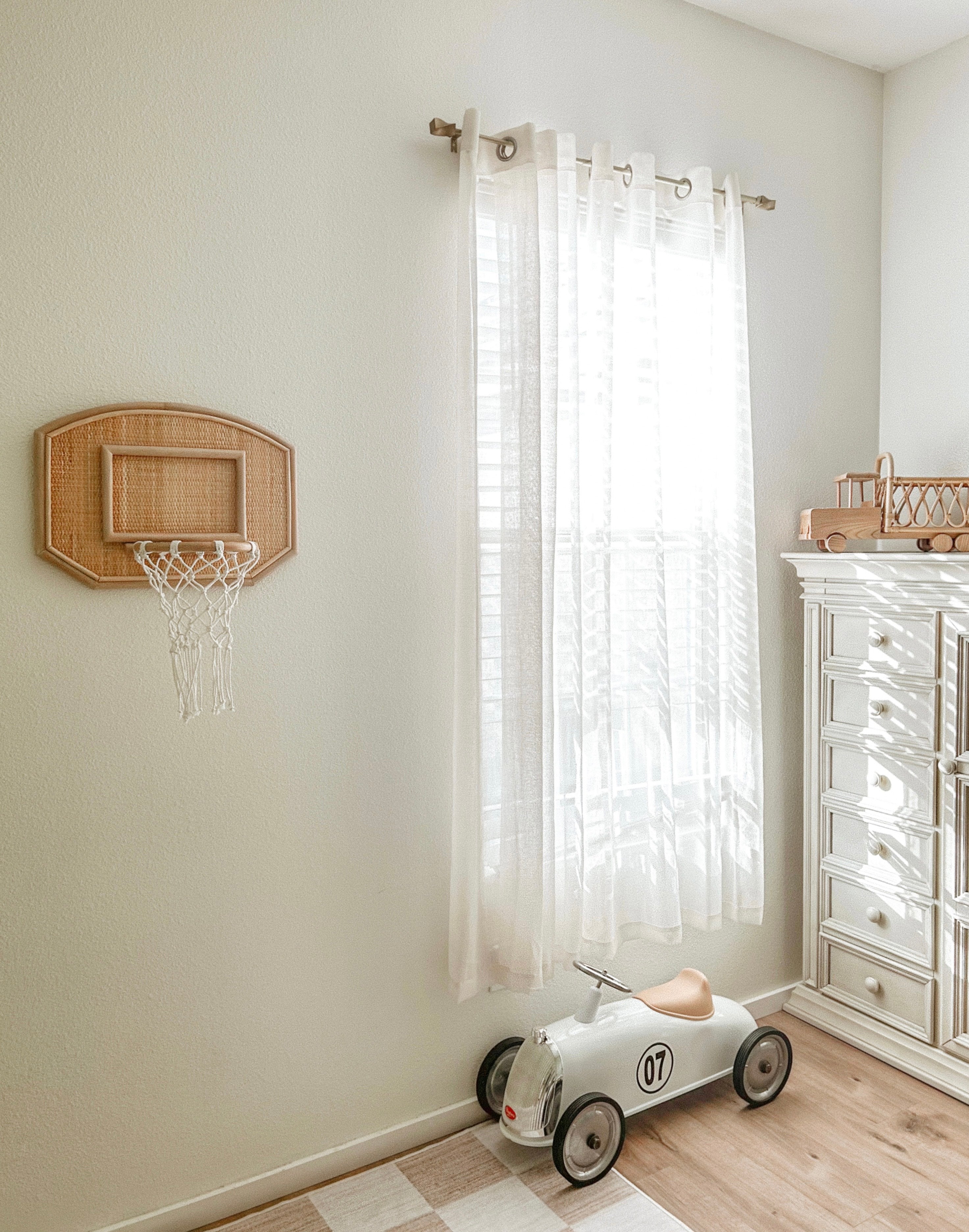 Little Dunks Basketball Hoop – Lila & Leo