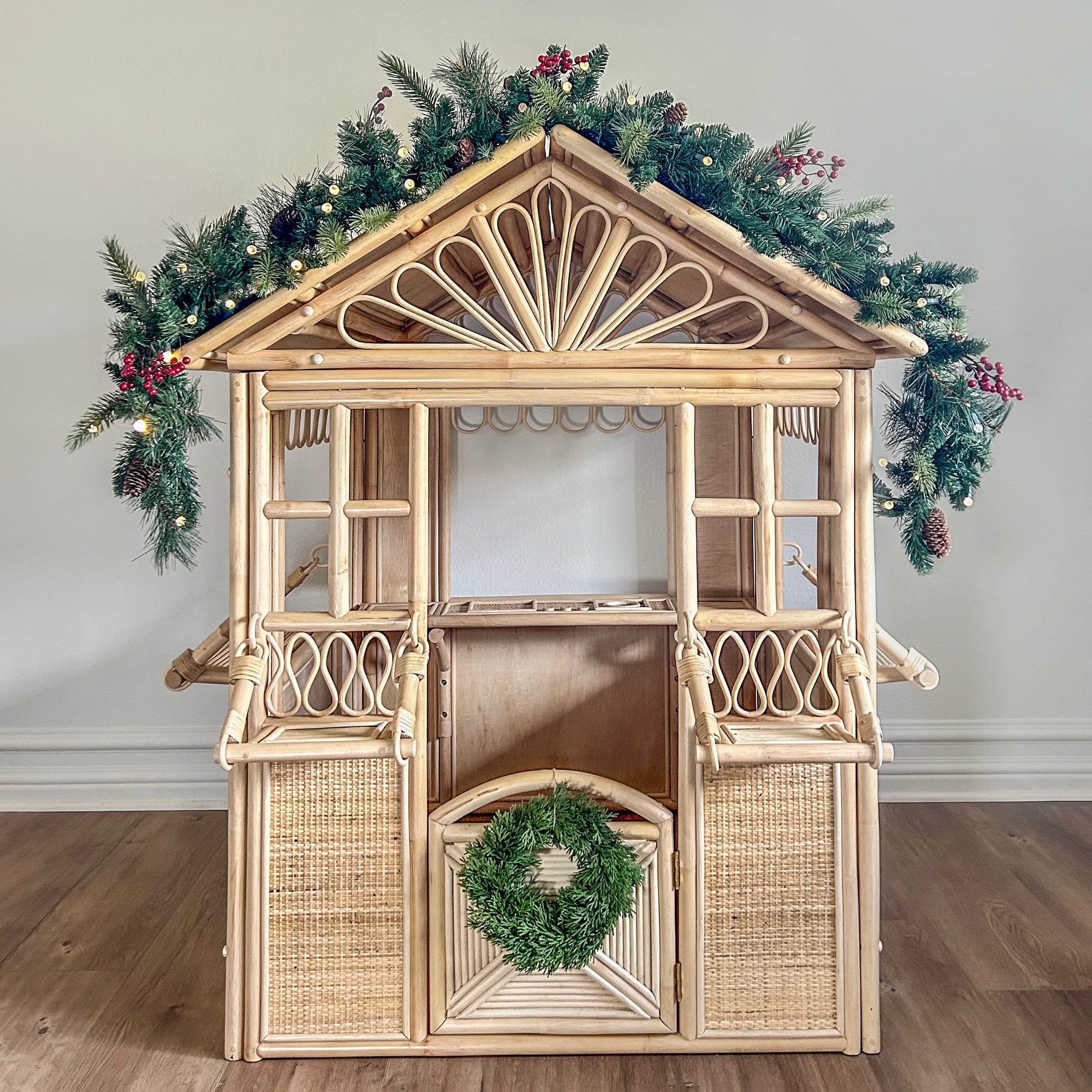 Lila's Rattan Playhouse – Lila & Leo