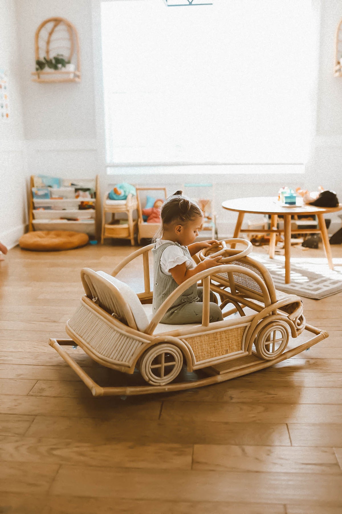 VW Wonder-Bug Rocker – Lila & Leo