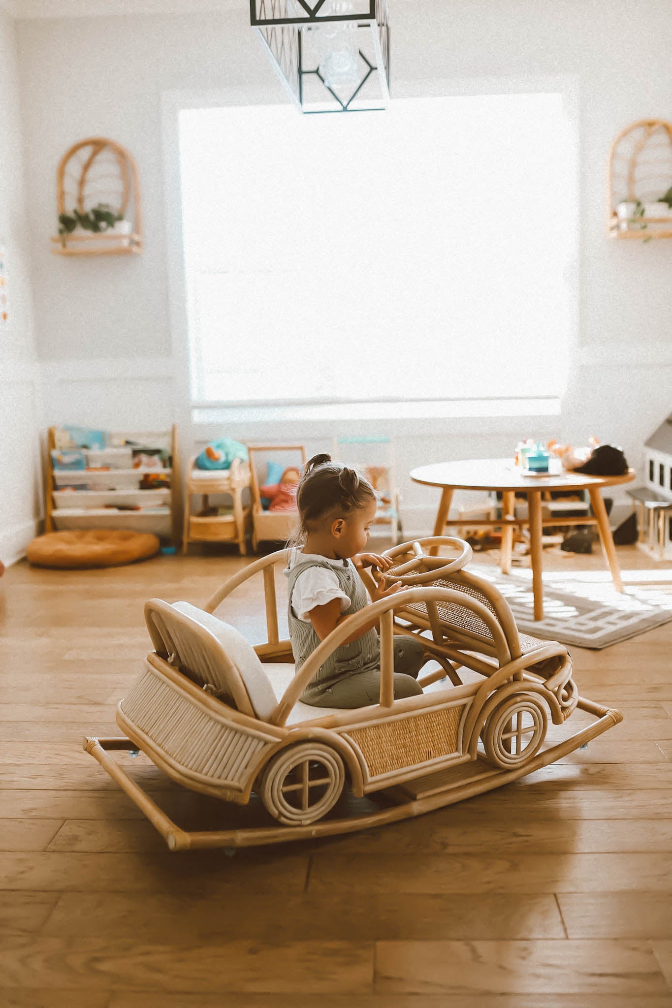 VW Wonder-Bug Rocker – Lila & Leo